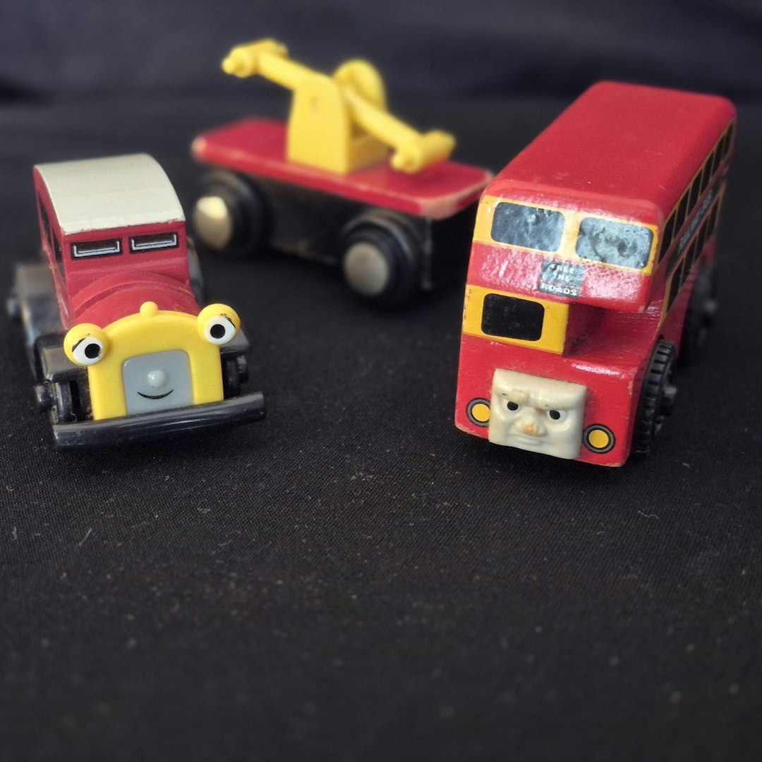 BULGY & CAROLINE Thomas Train 2002 Wooden Railway Bus Car and Bonus ...