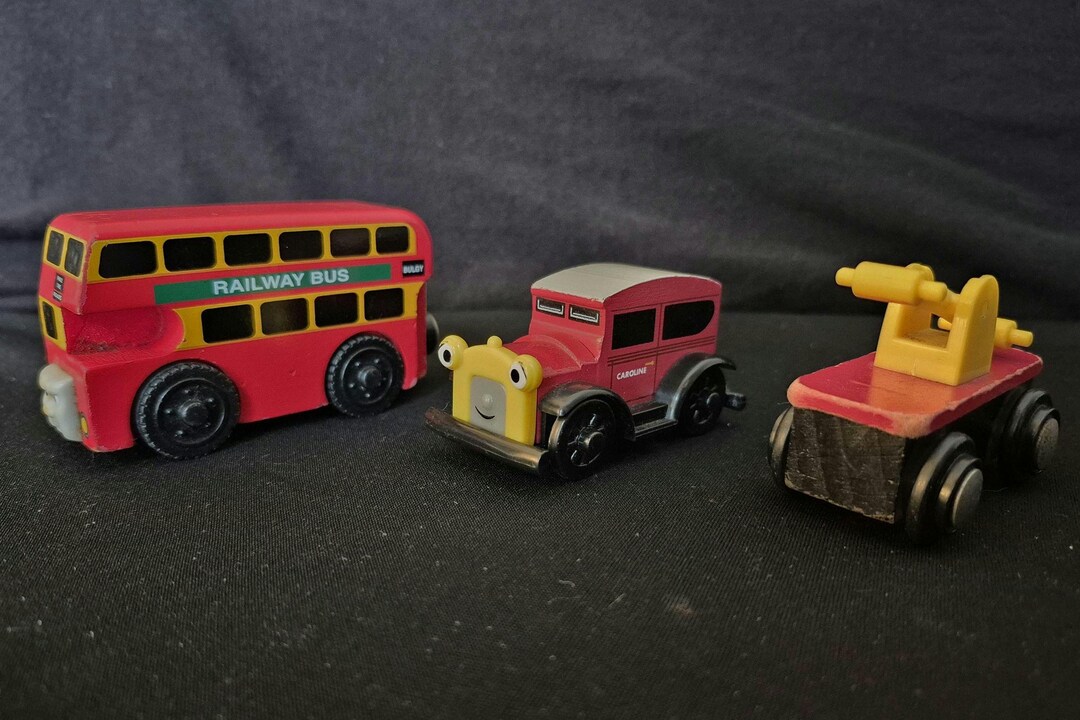 BULGY & CAROLINE Rare Thomas Train Lot 2002 Wooden Railway Bus Car and ...