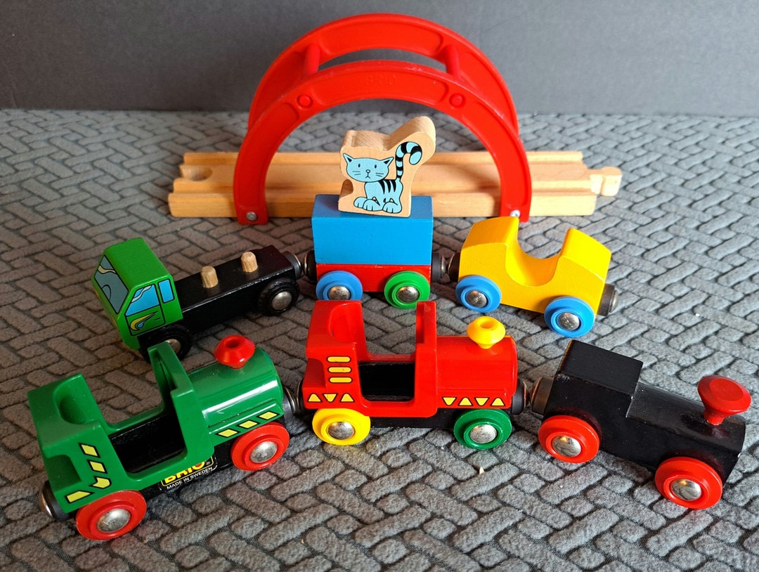BRIO Large TRAIN Lot Vintage Red Arched Bridge Rare Green & Black Train ...