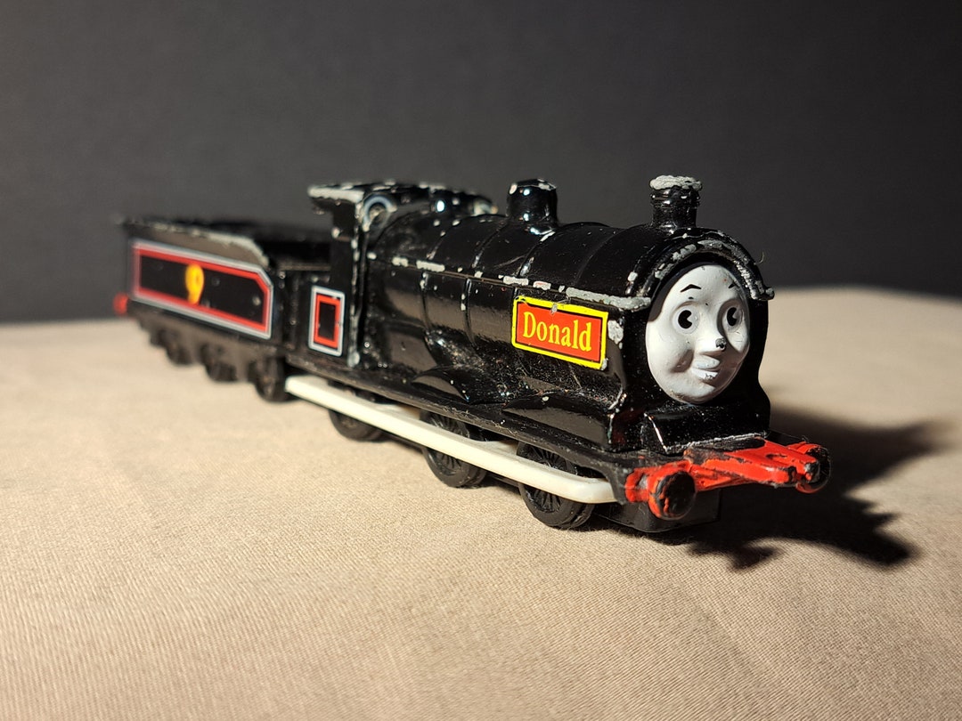 Thomas the Train DONALD ERTL Tank Engine 1992 Diecast TRAIN Donald 9 ...
