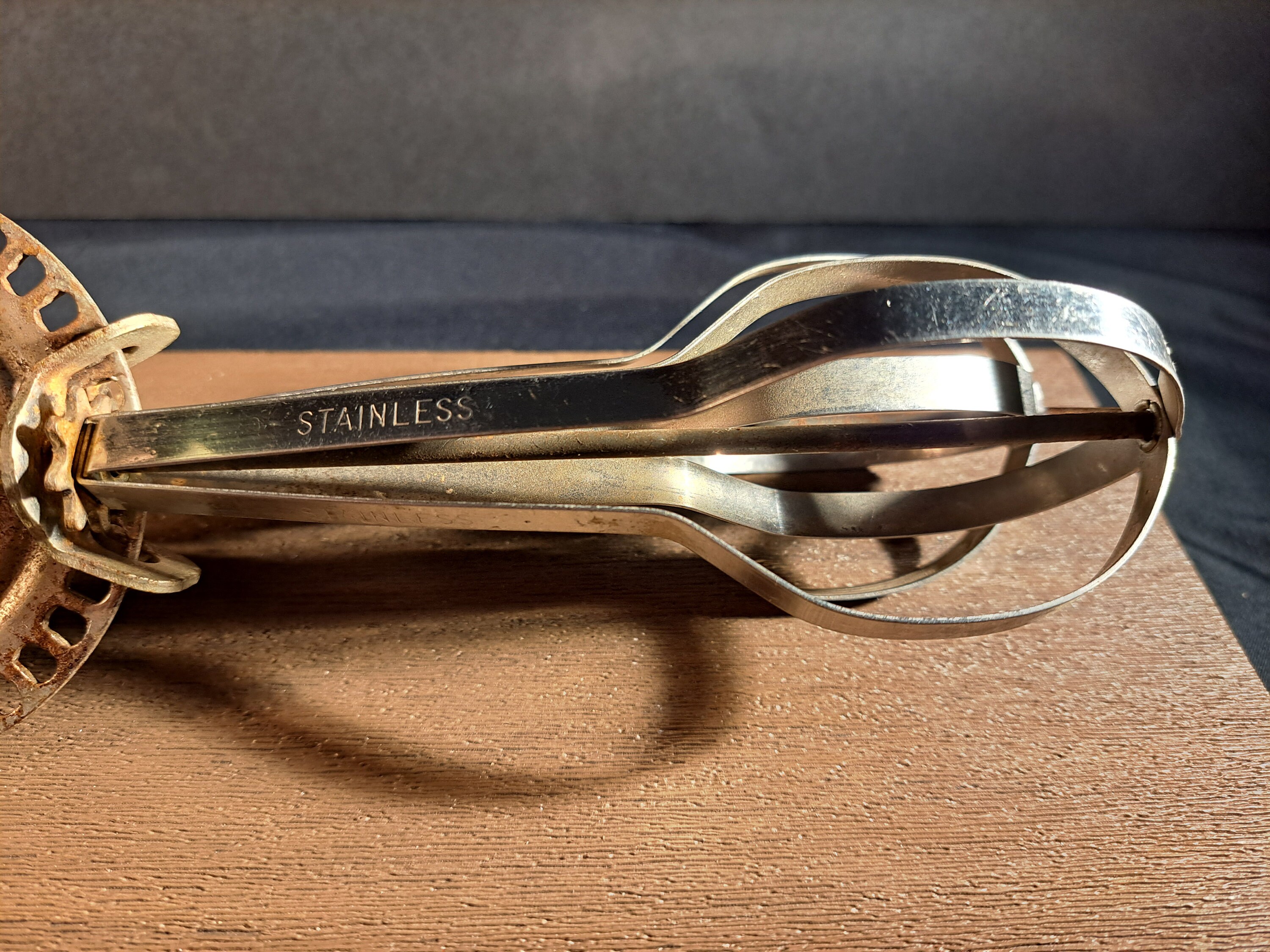 EDLUND Hand Mixer Vintage Egg Beater Green Wood Hand Operated Retro ...