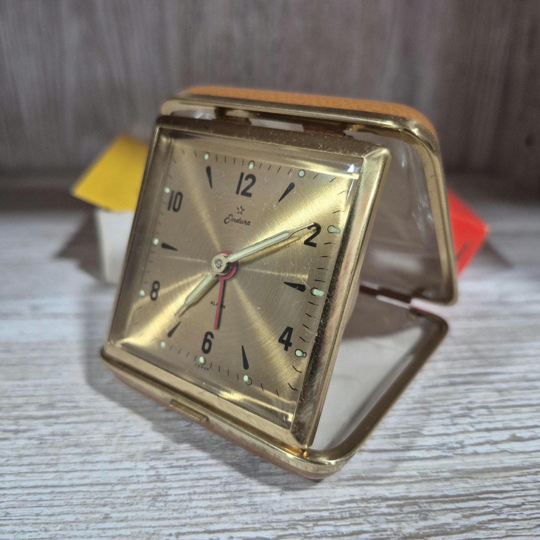 Vintage 1960s Endura Starlet Travel Alarm Clock - Clamshell Design - Etsy