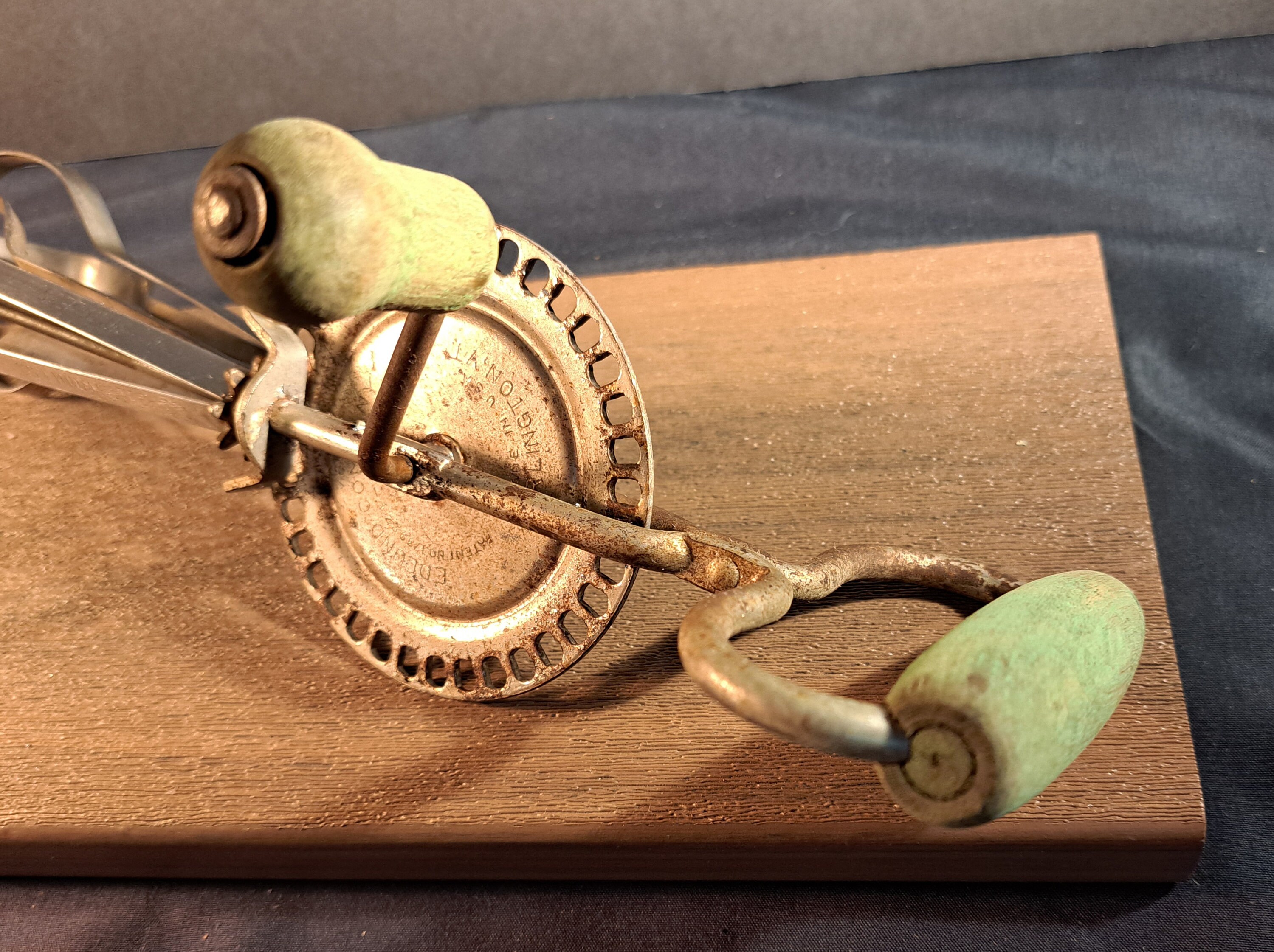 EDLUND Hand Mixer Vintage Egg Beater Green Wood Hand Operated Retro ...