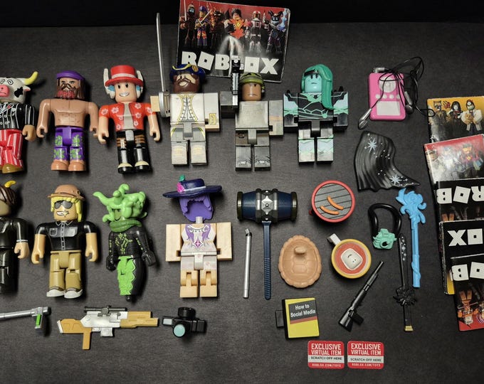 ROBLOX Mystery Box Lot Figures & Accessories Exclusive Virtual Item 1st ...