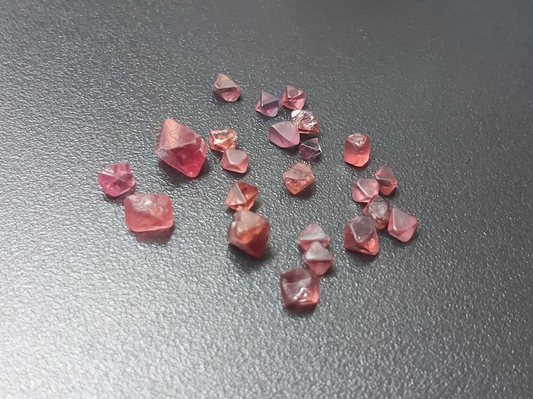 Natural Octahedron Pink Purple Colour Spinel Crystals, SI, 13.1 Cts, 21 ...