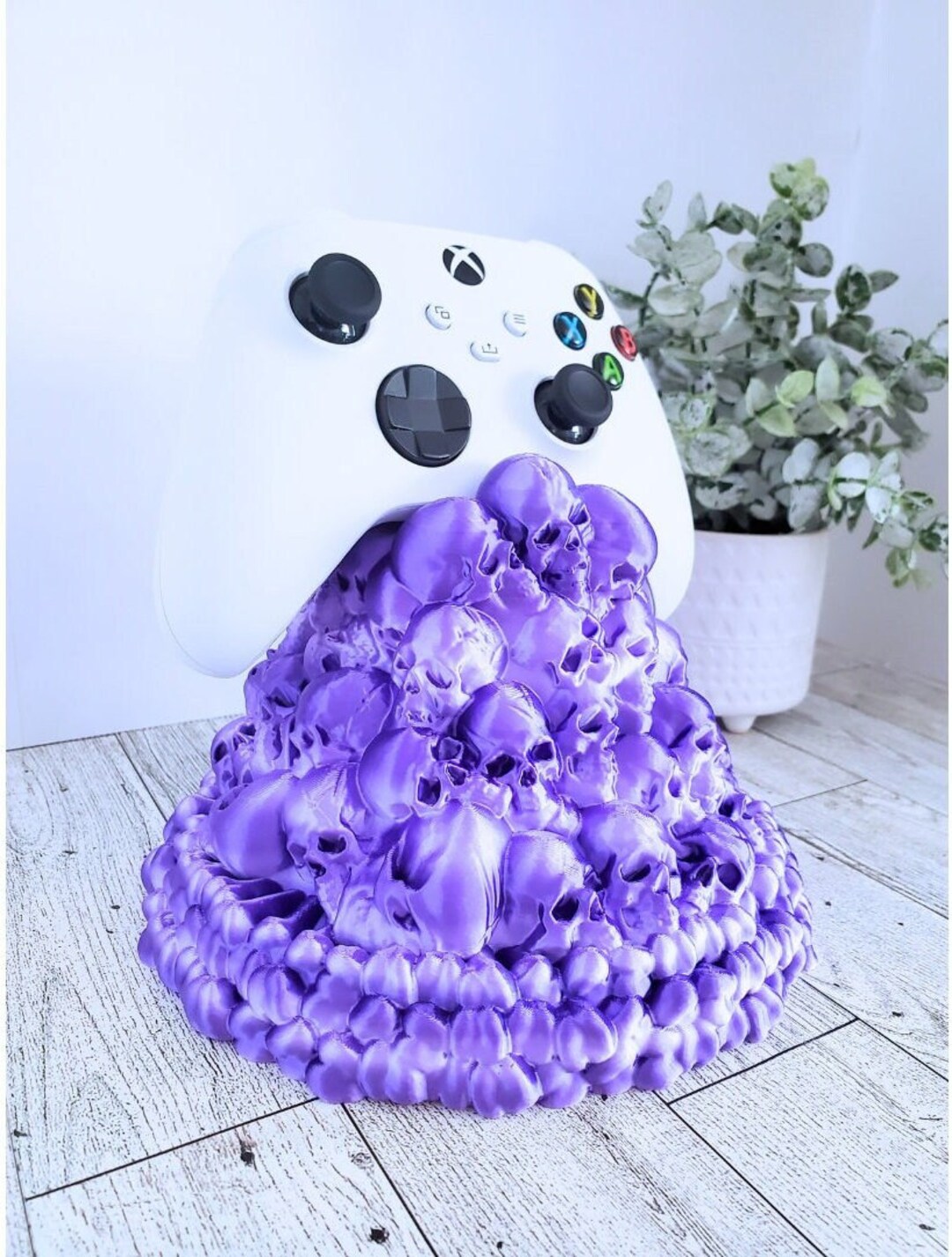 Detailed Skulls Game Controller Holder in Amethyst, Game Controller ...