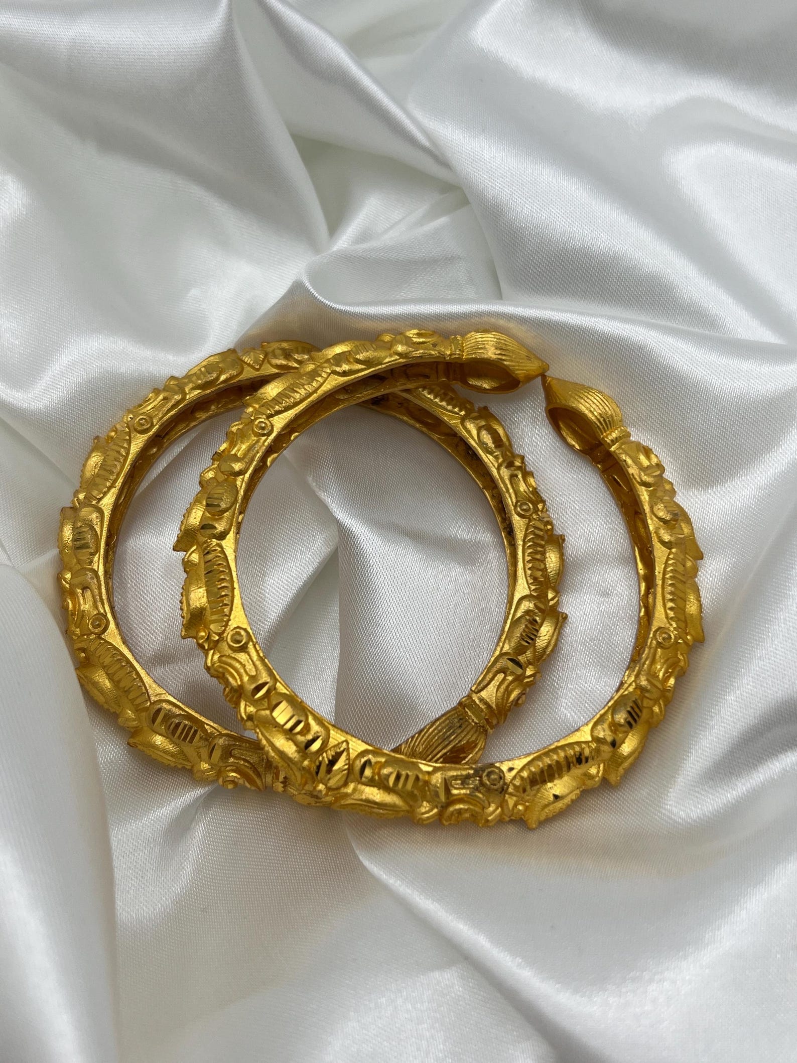 Gold-plated Southasian Bangle Pair | Unique Kade Bala Design | Bridal ...