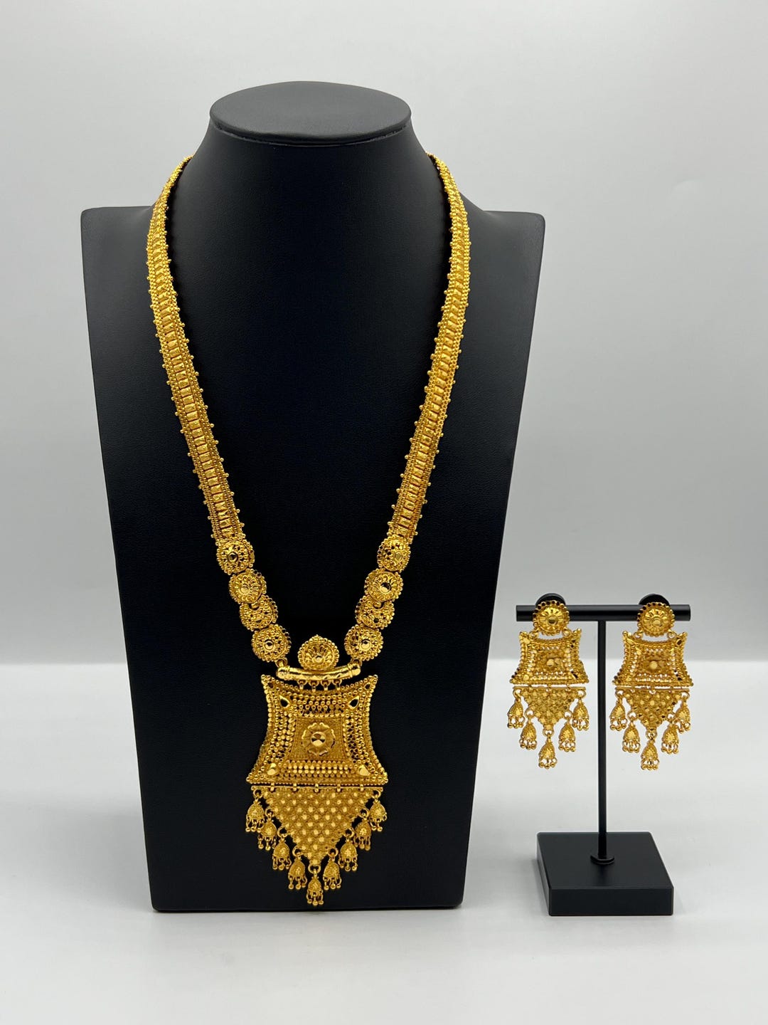 Heavy and Luxurious Gold Plated Rani Haar | Traditional Bridal Necklace ...