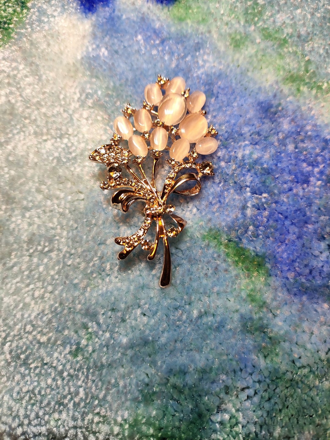 Broche darrangement floral détaillée paillettes belle blanc perles ...
