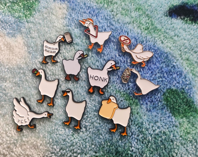 Kitten Bee Gold Hard Enamel Pin - Etsy