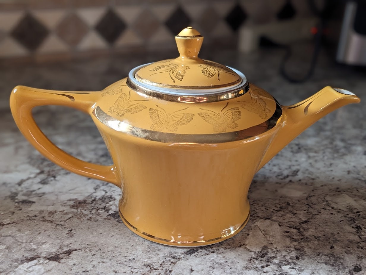 Vintage 1930's Hall China CLEVELAND Mustard Yellow Teapot With Gold ...