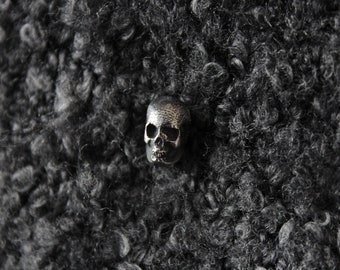 Aged Silver Skull Mens Lapel Pin, Gothic Jewelry, Cast Stone Skull Tie ...