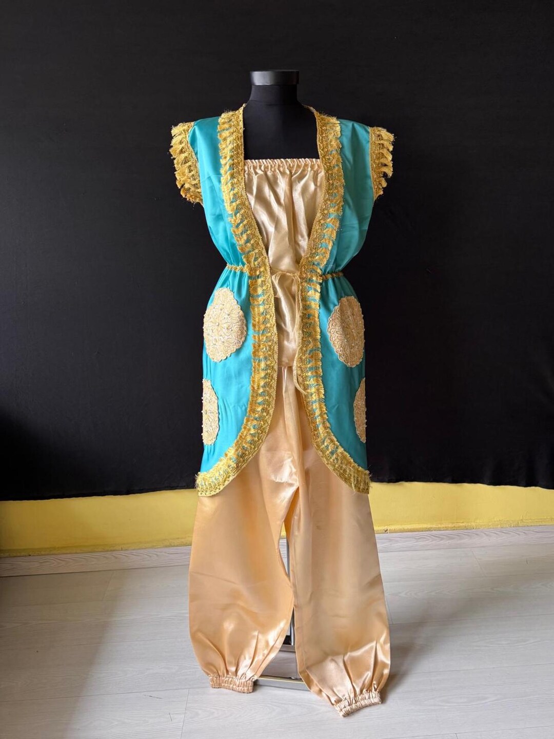 Traditional Shalwar Kaftan Costume, Turkish Folk Dances, Turkish Henna ...