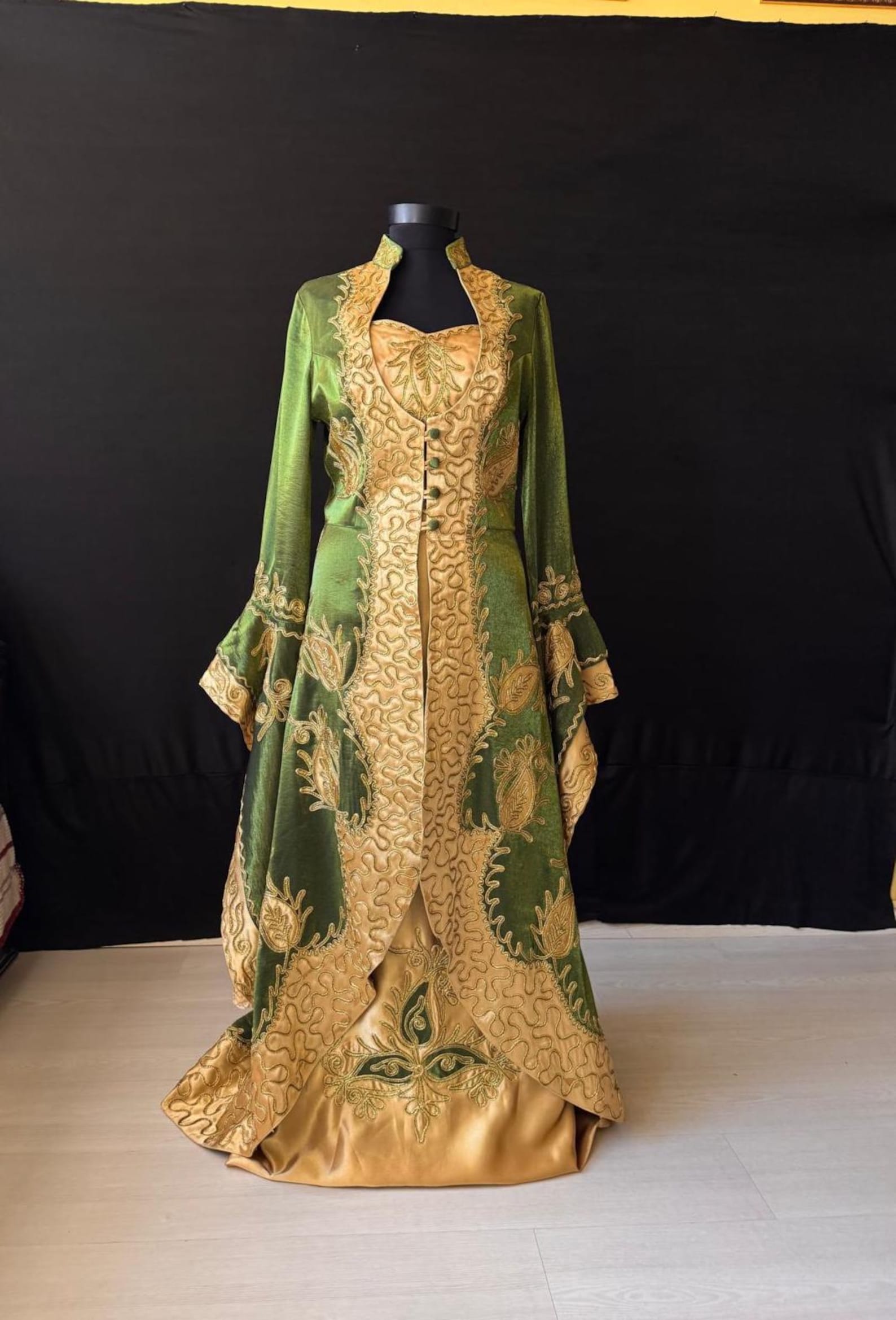 Traditional Green Bindalli Dress, Turkish Sultan Women's Costume ...