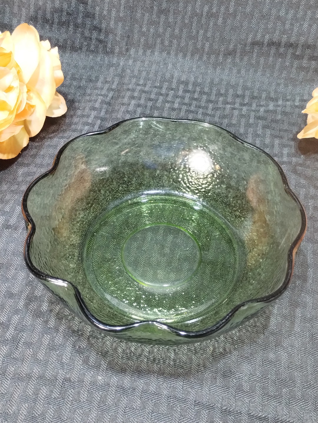 Vintage 1970s Avacado Green Textured Glass Ruffled Rim Bowl - Etsy