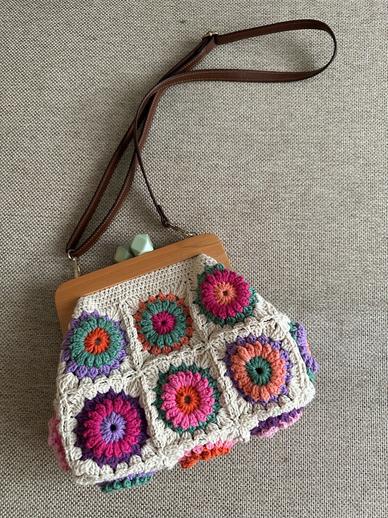 Granny Squares Clutch Bag With Green Clasp. Beige Purse Vintage Style ...