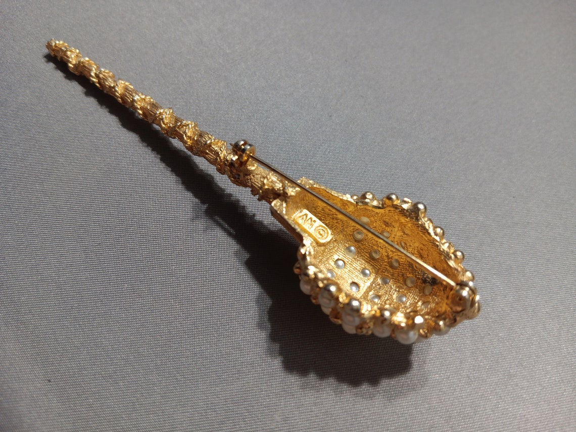 Gold Color Pearl Bead Spiritual Symbol Pine Cone Pin Enlightenment ...