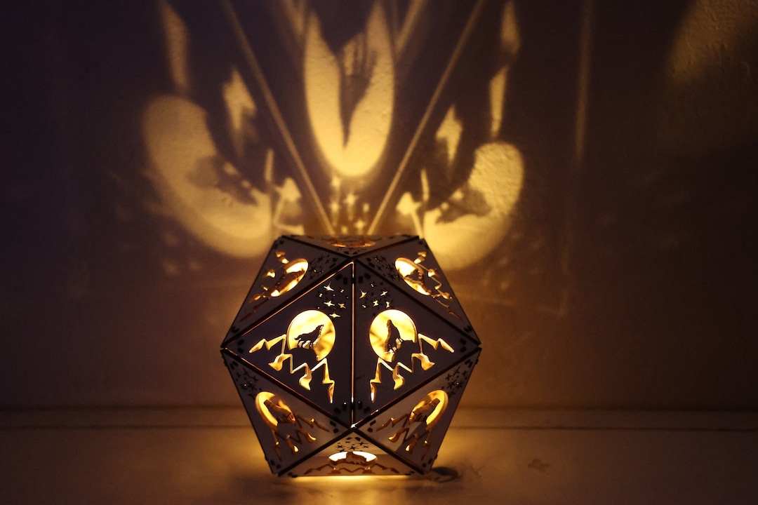 Howling Wolf Shadow Lamp, Outdoor Mountain Decor, Geometric Lantern ...