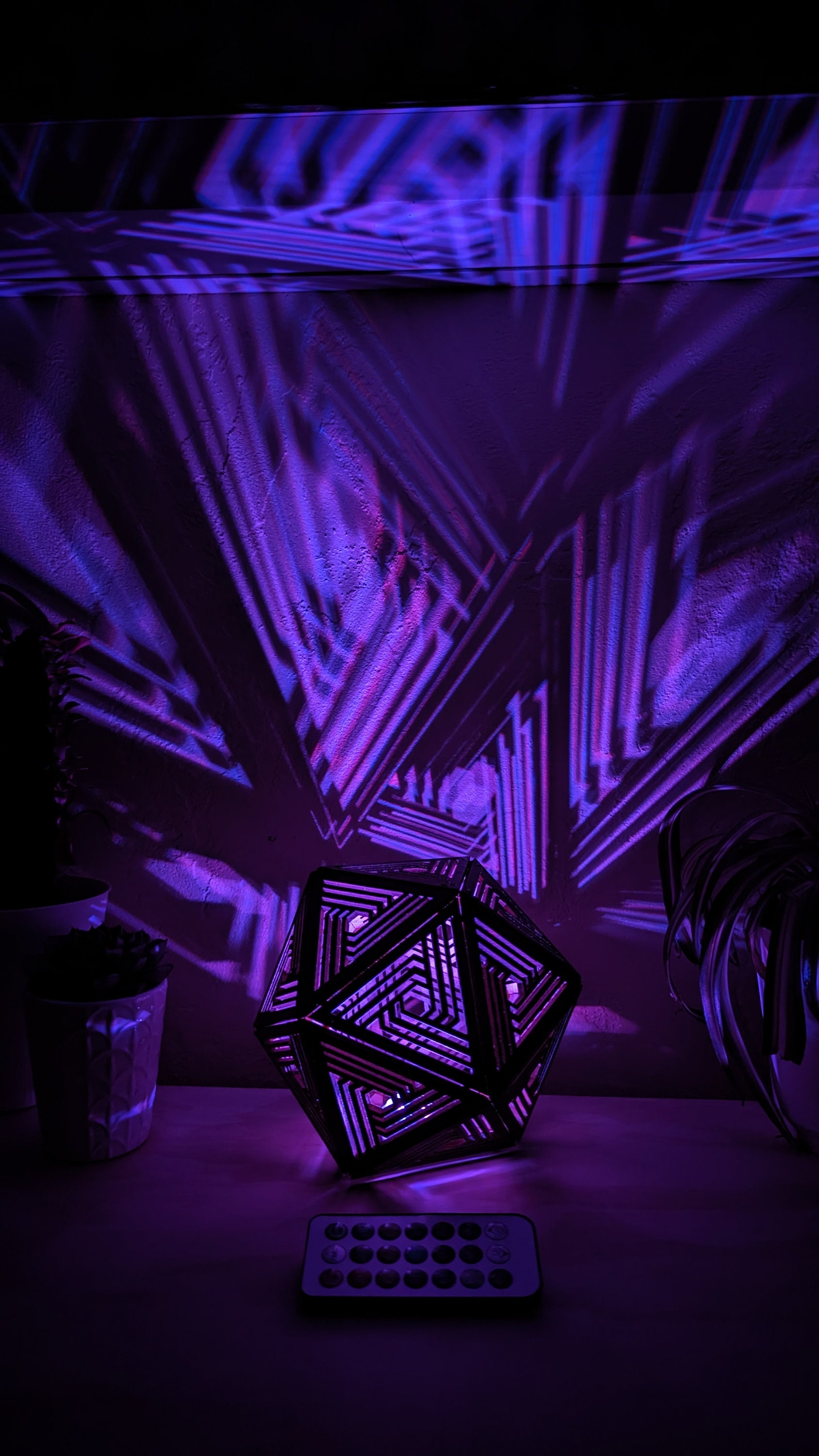 Geometric Shadow Lamp: Modern D20 Wooden Night Light - Etsy