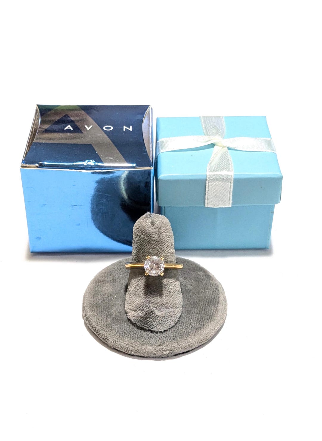 Vintage Avon Solitaire Ring Classic Engagement Style Gold Tone Band ...