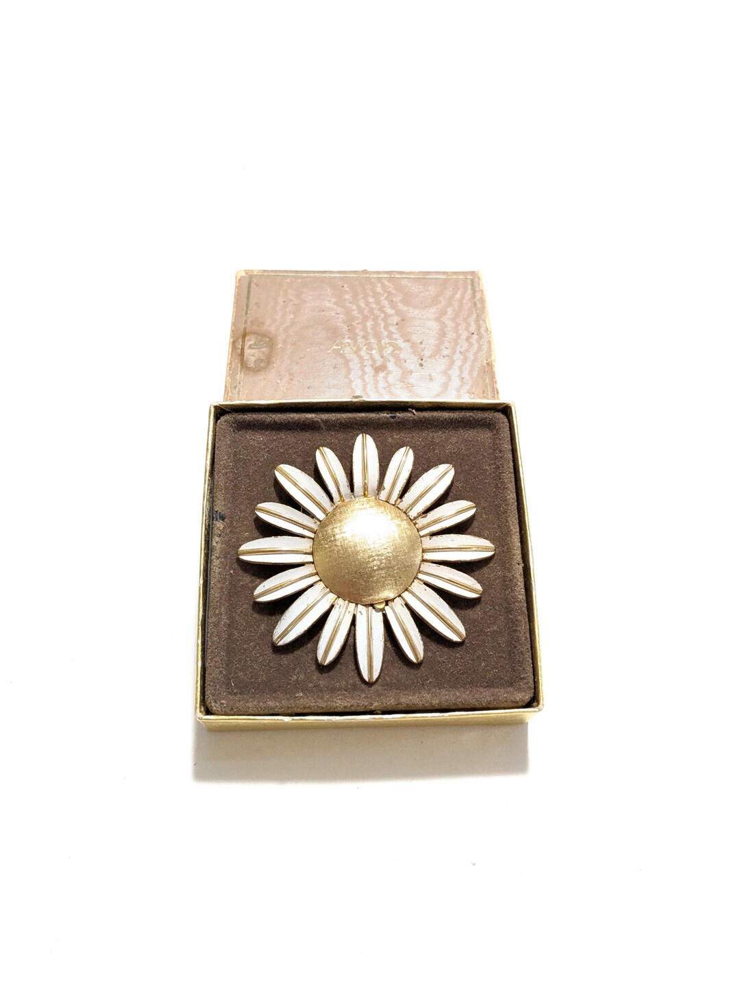 Vintage 1970 Avon Daisy Pin Perfume Glace Compact Brooch Locket White ...