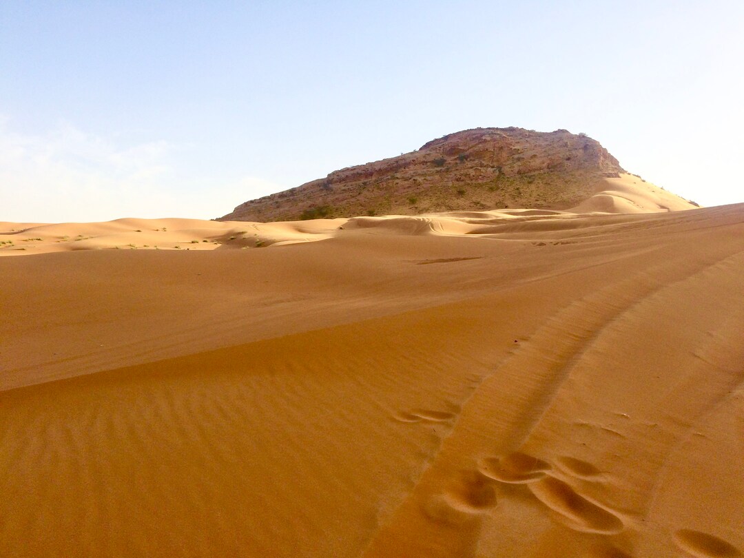 Disappearing Footsteps in the Deserts of Dubai - Etsy