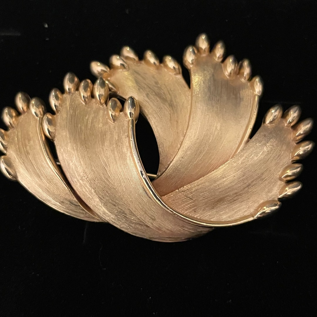 Retro Mid Century Crown Trifari Gold Toned Wave Brooch Large 1950’s VTG ...