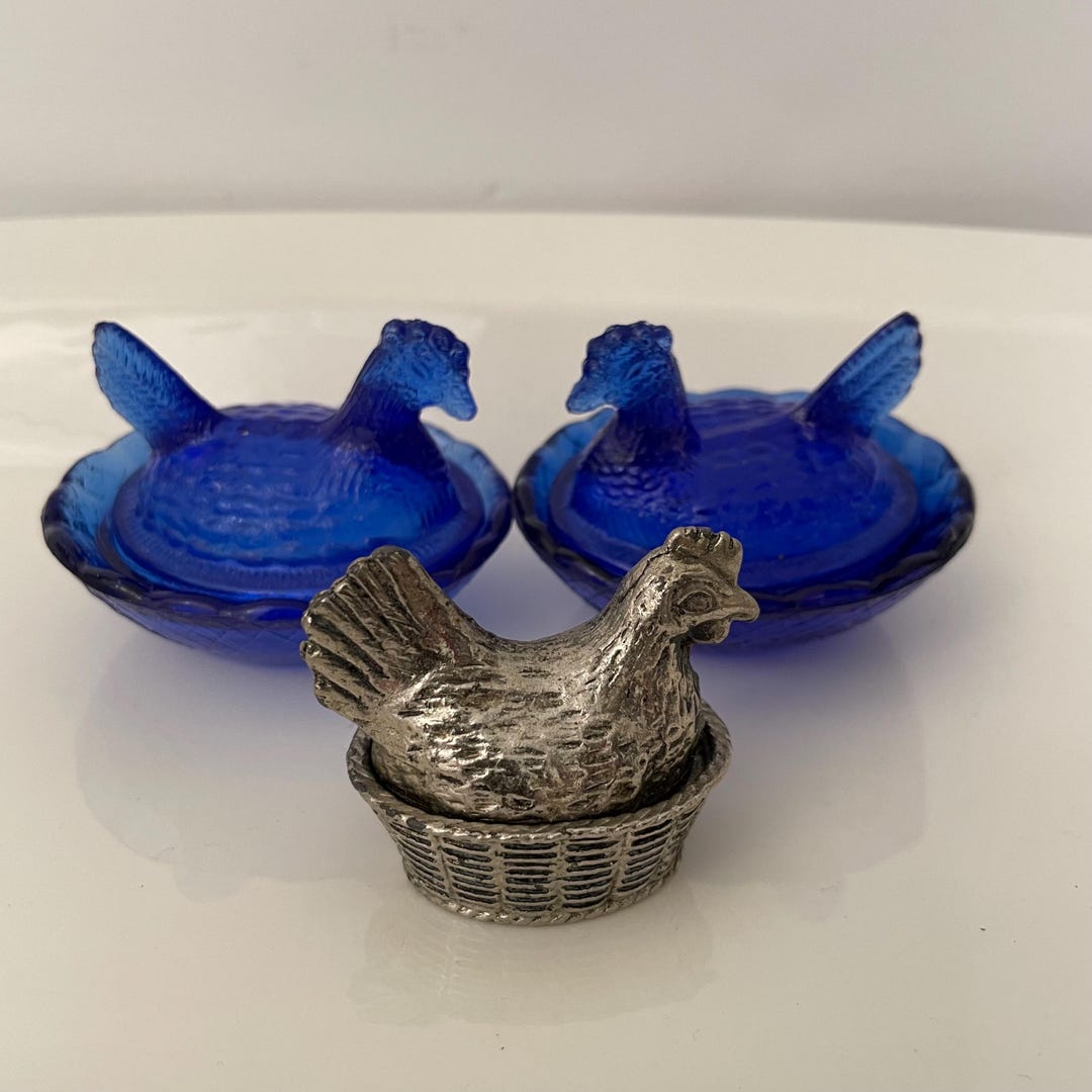 Lot of 3 Vintage Hen on Nest Miniatures 2 Cobalt Blue Glass Hens and A ...