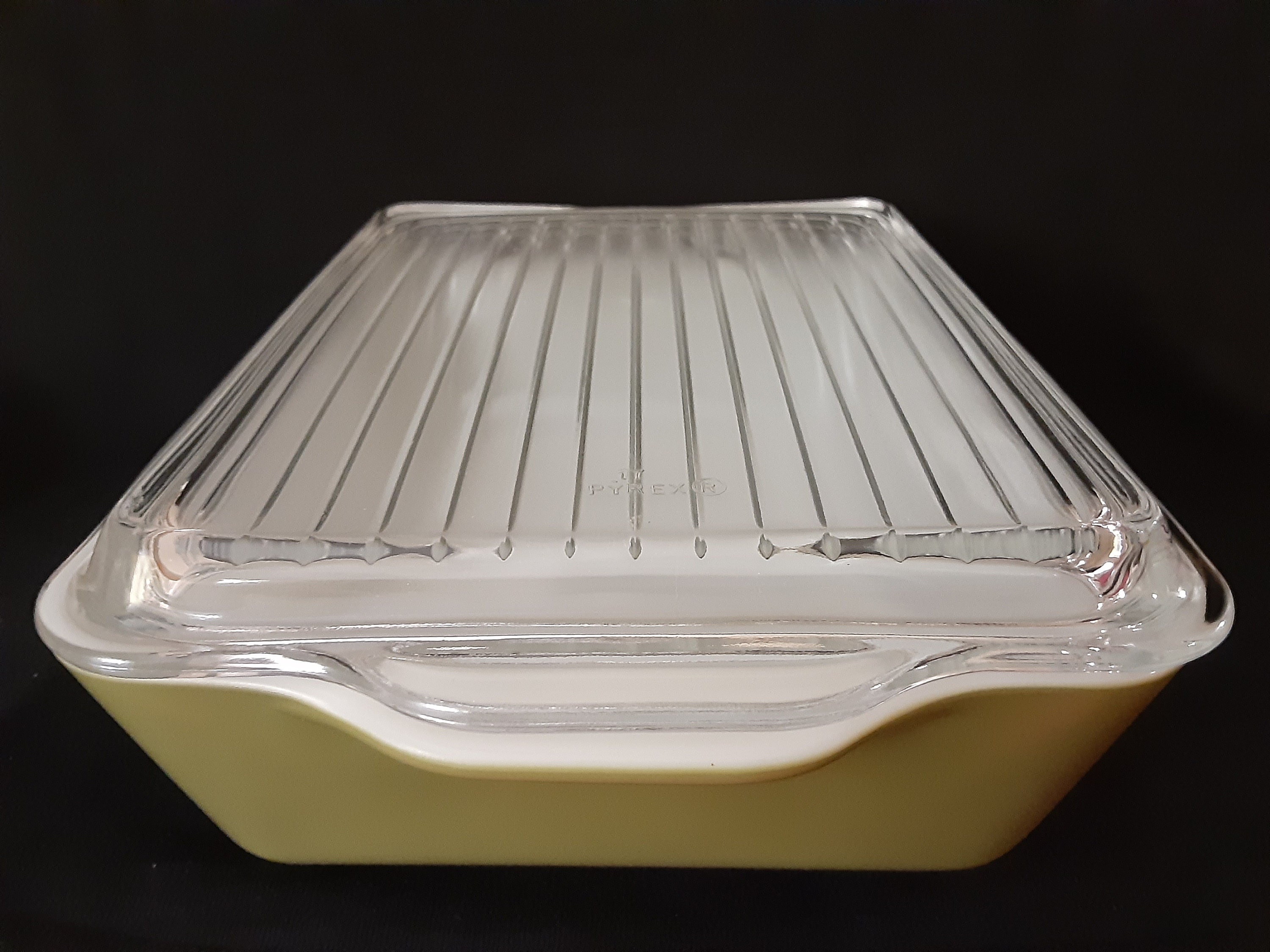 Vintage Pyrex Casserole Dish (mint !) - Etsy