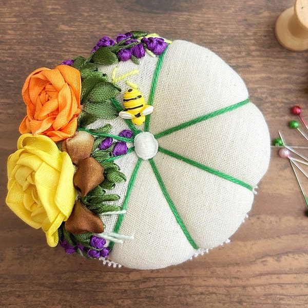 Bee Pincushion - Etsy