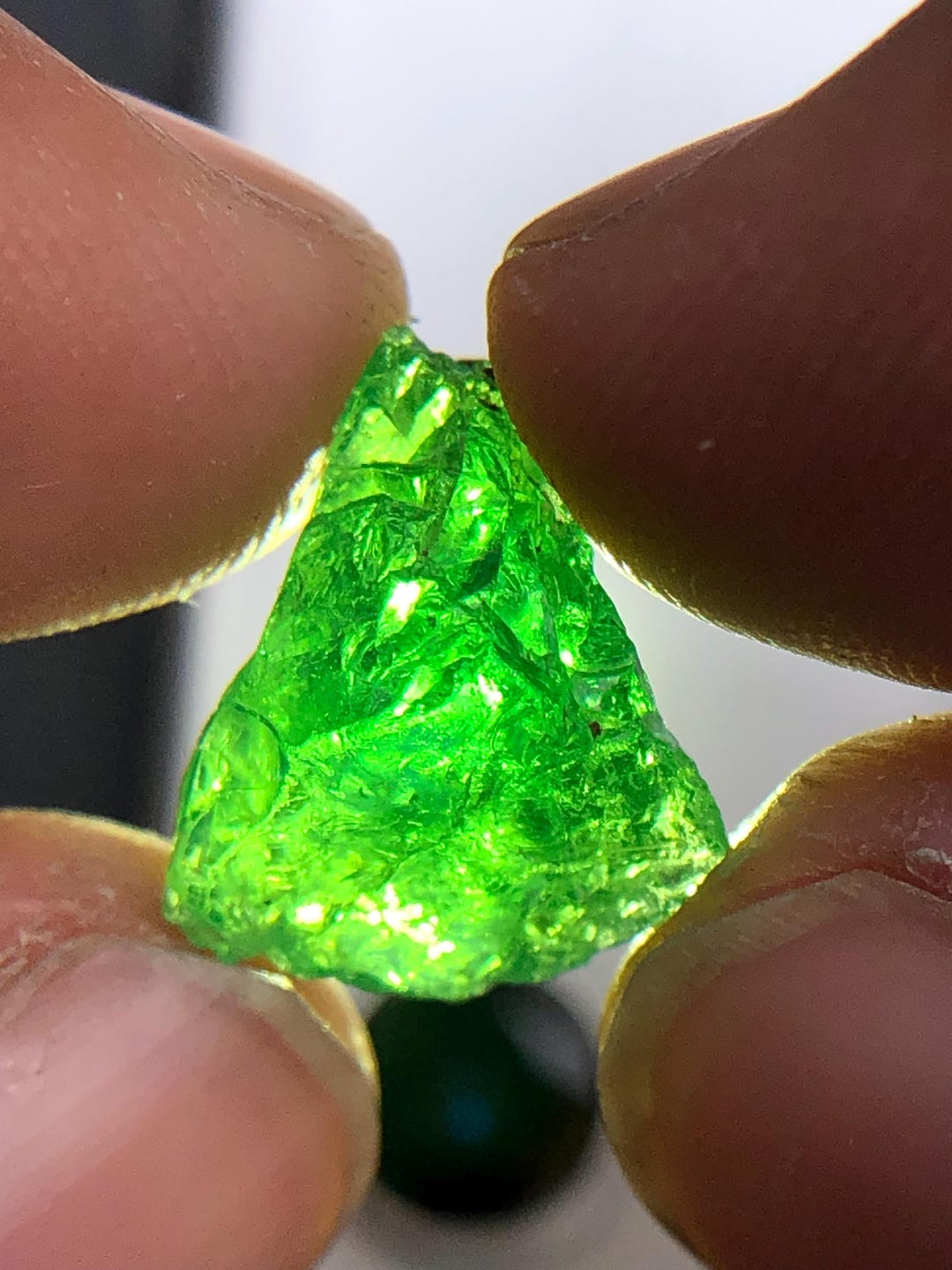 Natural Tsavorite Rough, Green Color Tsavorite Gemstone Raw, 7.50 Carats Tsavorite Crystal ...