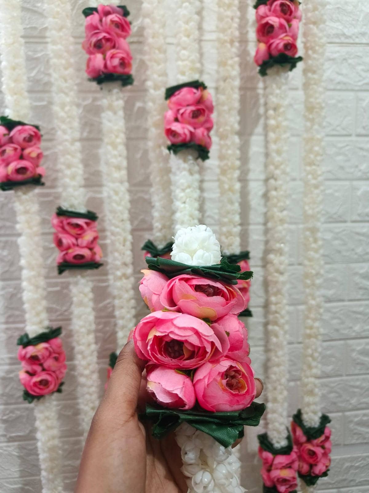 Mogra and Ranunculus Flower Bunches Garland, Jasmine South Indian ...