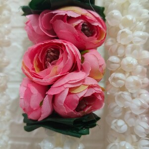 Mogra and Ranunculus Flower Bunches Garland, Jasmine South Indian ...