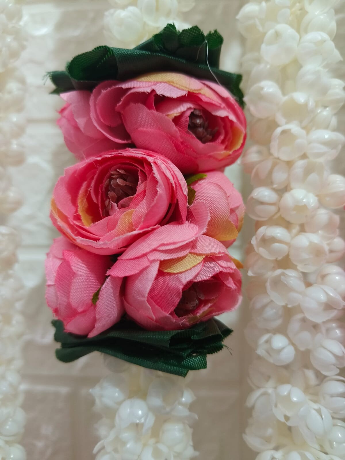 Mogra and Ranunculus Flower Bunches Garland, Jasmine South Indian ...