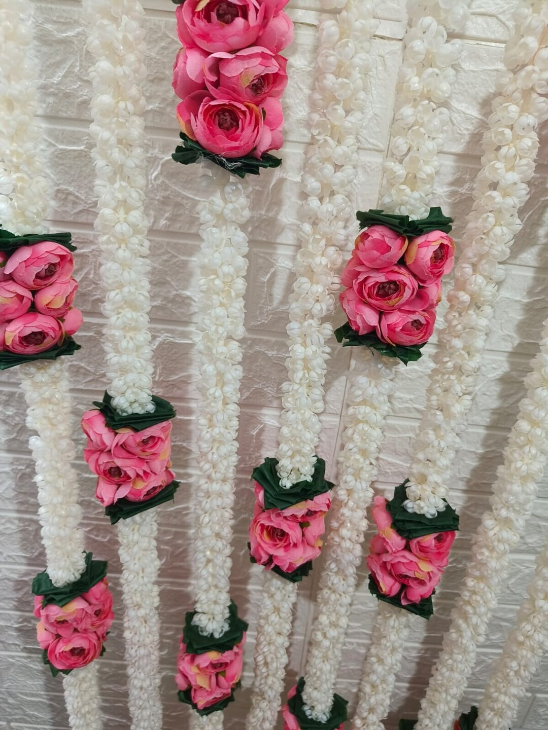 Mogra and Ranunculus Flower Bunches Garland, Jasmine South Indian ...
