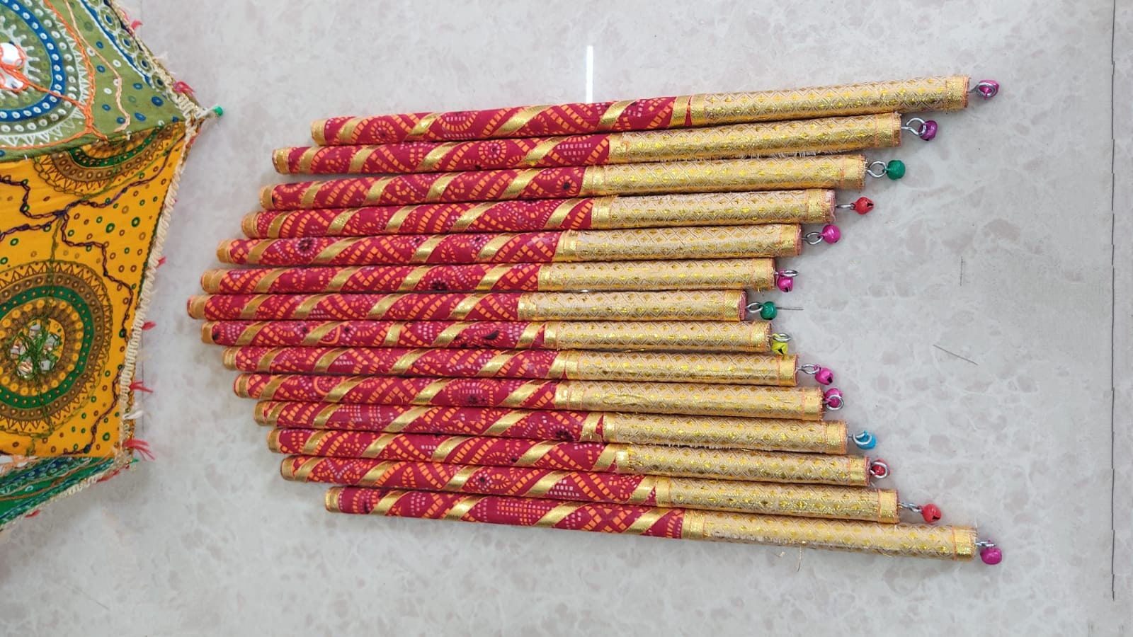 Multicolor Wooden Decorative Sticks, 3 Designs Bandhani Wooden Dandiya ...