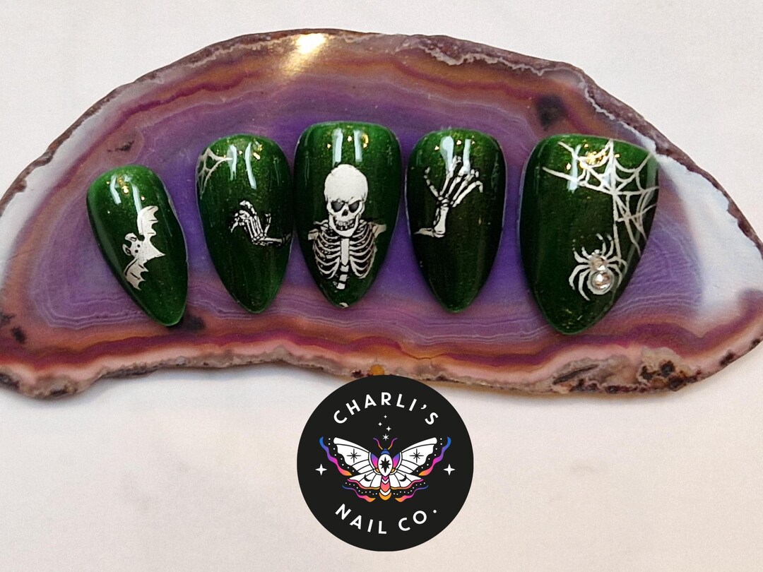 Hallowe'en Spooky Skeleton Press-on Nails (set of 10 Nails) - Etsy