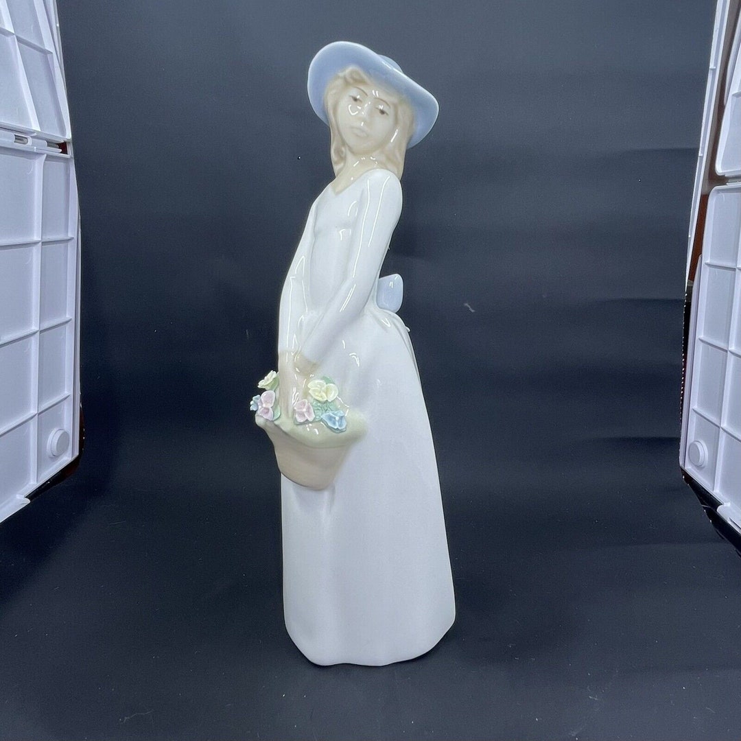 Vintage Regina Princess House Exclusive Porcelain Figurine of Girl With ...