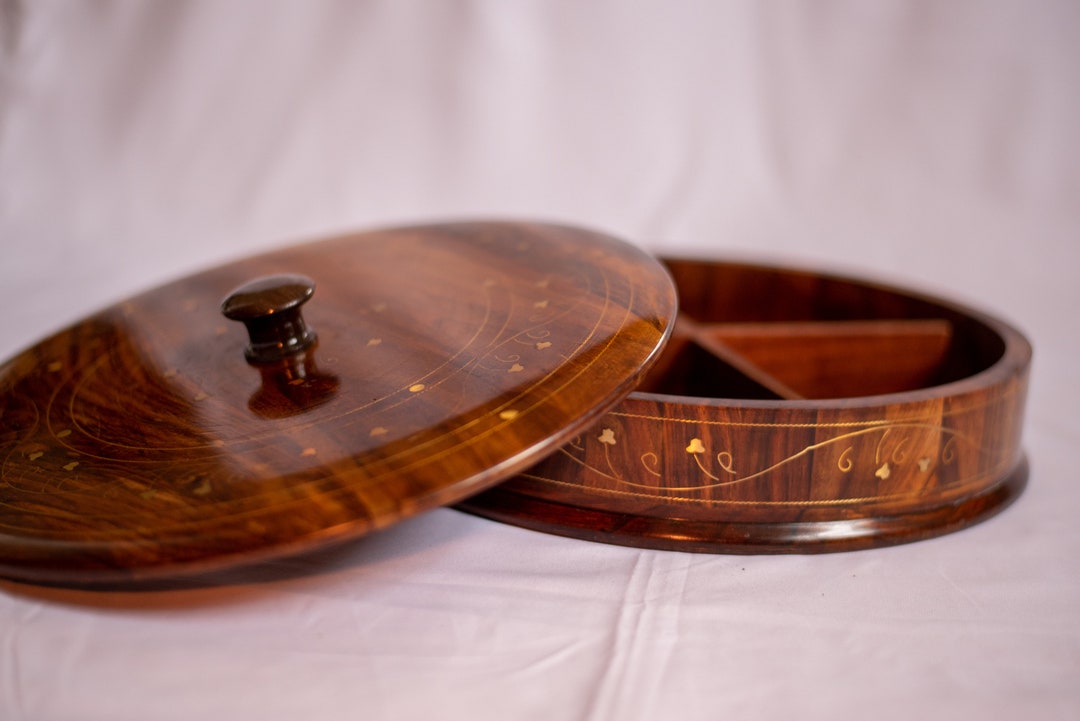 Handmade Wooden Round Dry Fruit Box Walnut Wood Gifts Wooden Art Wooden ...