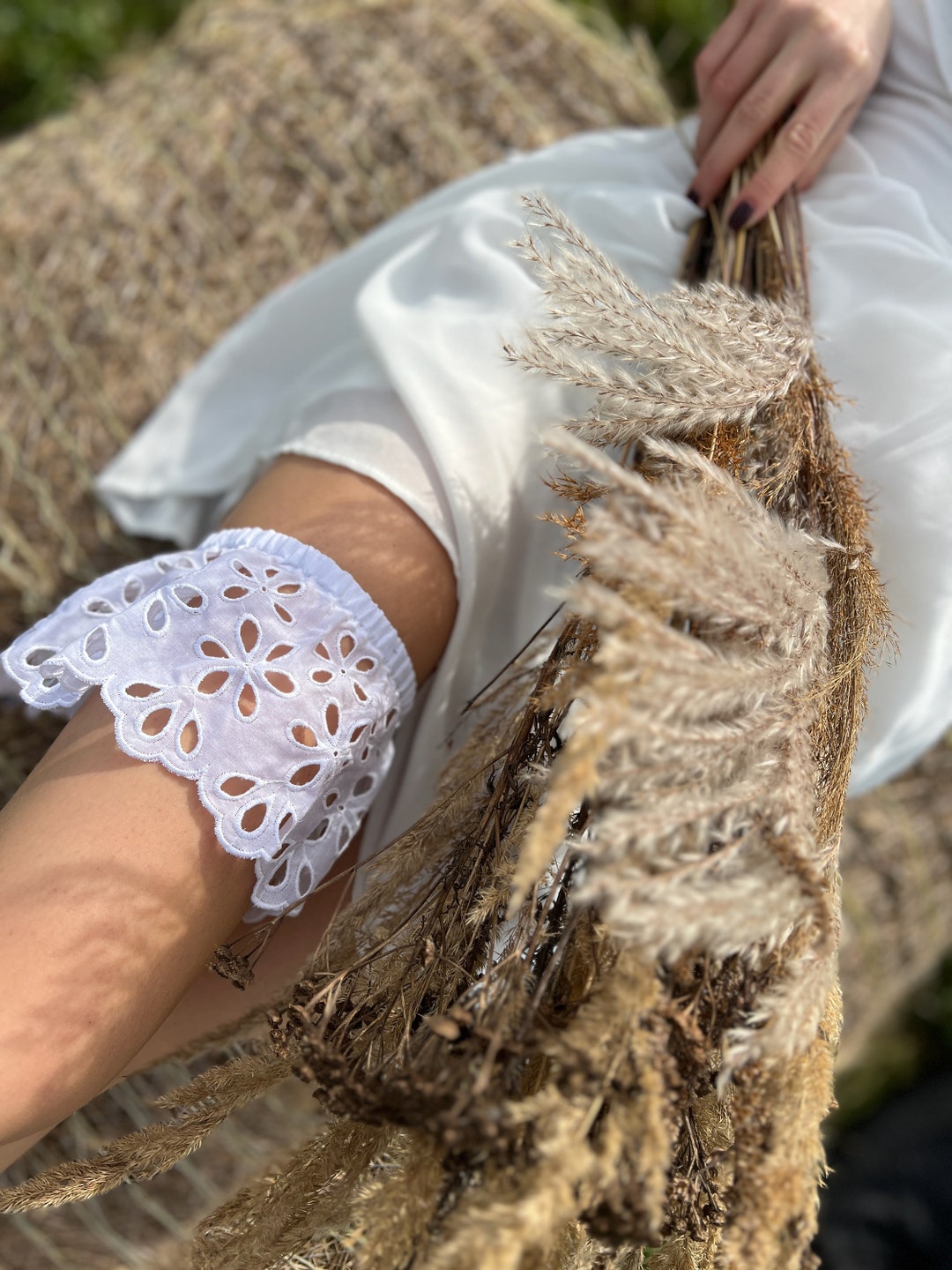 Traditional Garter - Etsy