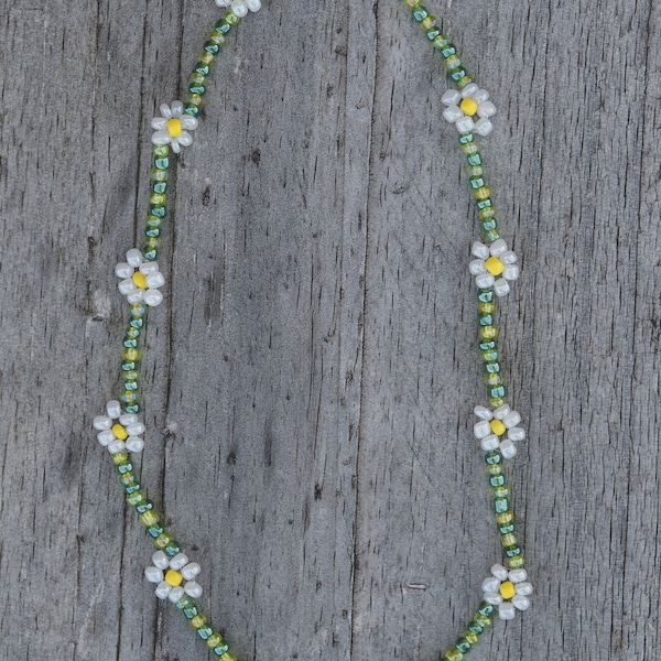Daisy Necklace - Etsy
