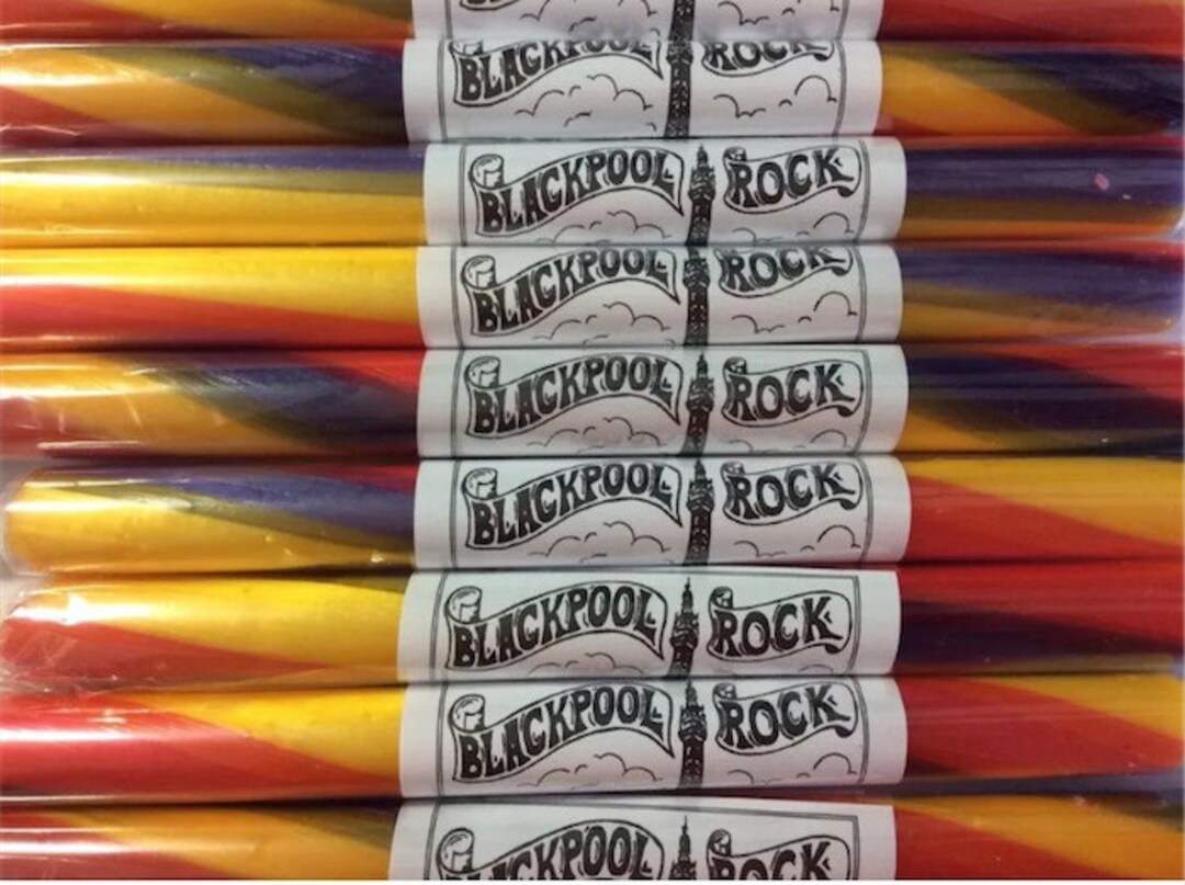 Large Gift Box of 50 Sticks of Traditional Blackpool Seaside Rock ...