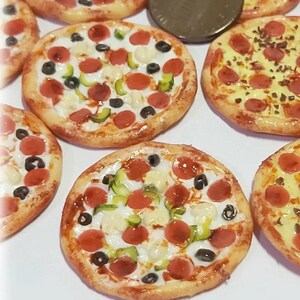 1pc Miniature Whole Pepperoni Pizza Pie W/ Green Peppers 1;6-1;12 Scale ...