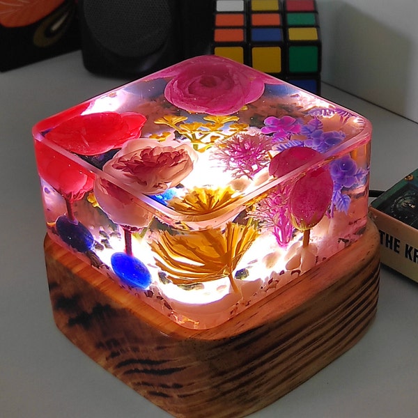 Resin Flower Lamp - Etsy