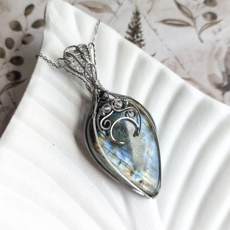 Labradorite Pendant - Etsy
