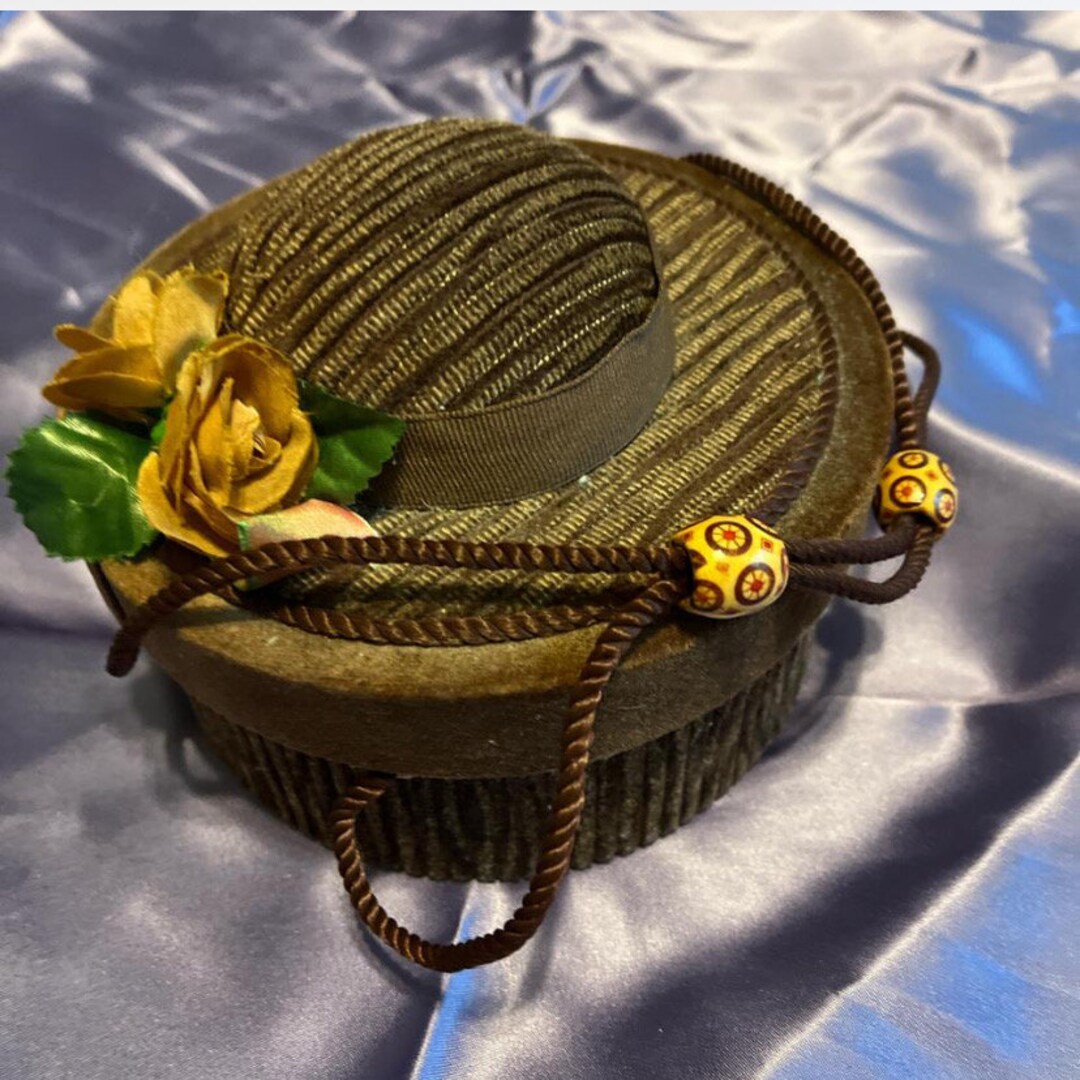 Cute Little Eclectic Girls Hat Box/purse Not Totally Sure but ...