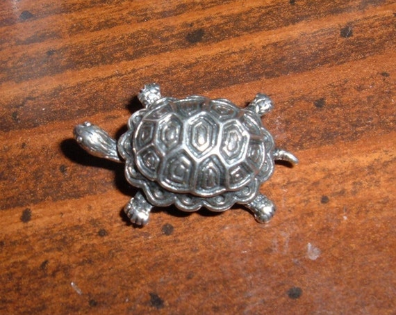tiny, detailed sterling silver vintage Turtle Pin 1 i… - Gem