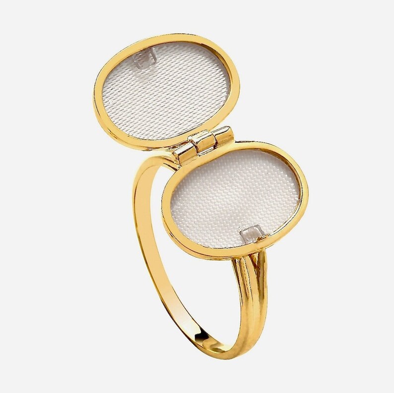 9ct Gold Oval Locket Keep Safe Ring -BARRETT JEWELLERY - Etsy