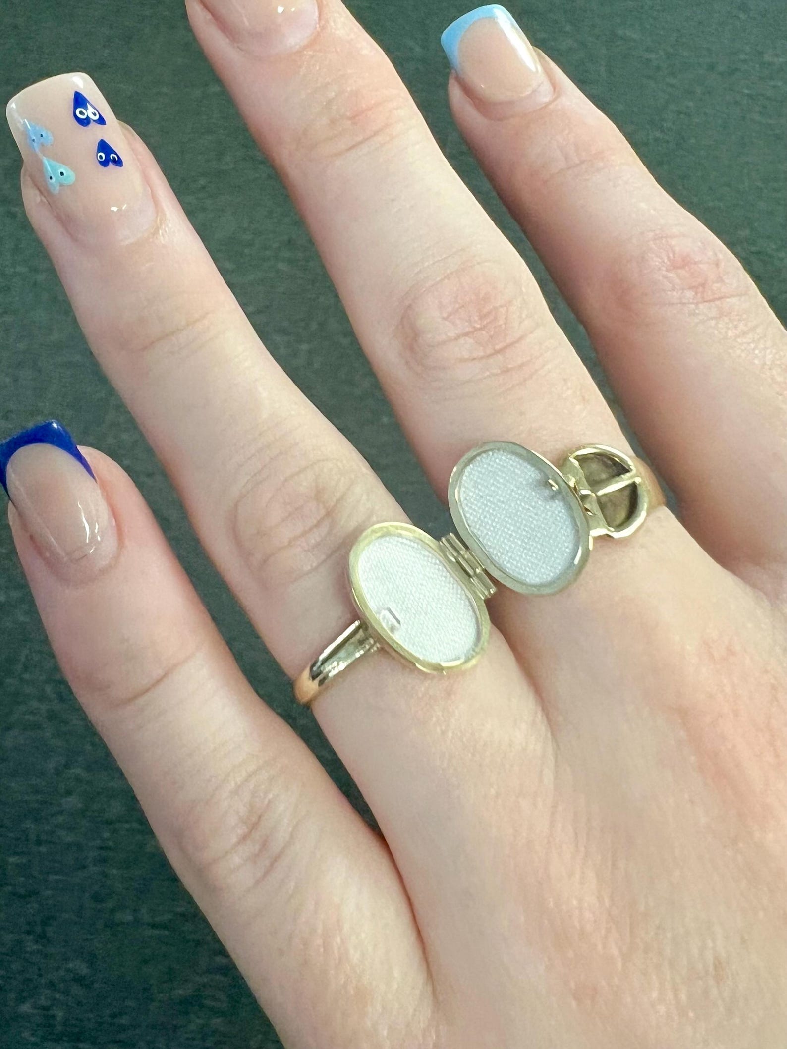 9ct Gold Oval Locket Keep Safe Ring -BARRETT JEWELLERY - Etsy