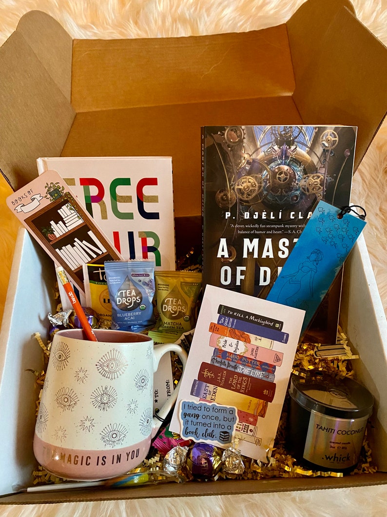 Mystery Book Box, Blind Date With a Book, Gift Box, Booktrovert Box ...